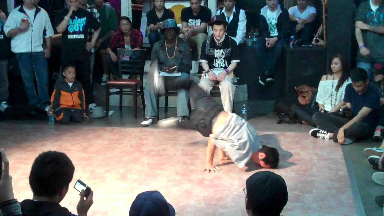 BBoy Ronnie Solo Showcase @Claws Out 2011 - YouTube