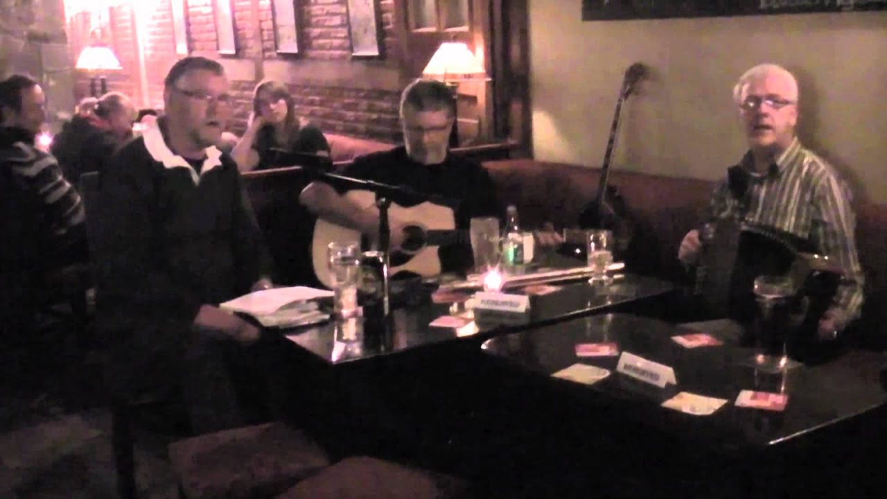 Irish Music Session At The Bofey Quinns Pub - YouTube