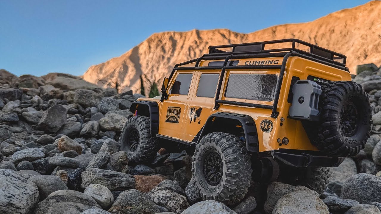 Climbing Beast Land Rover Defender RC4WD Scale 110 Vs RC 4x4 Offroad ...