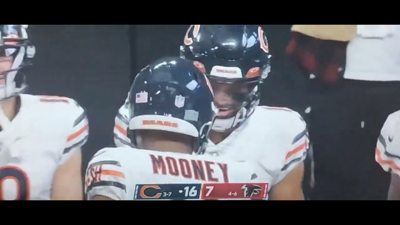 Justin Field's scripted touchdown run - YouTube