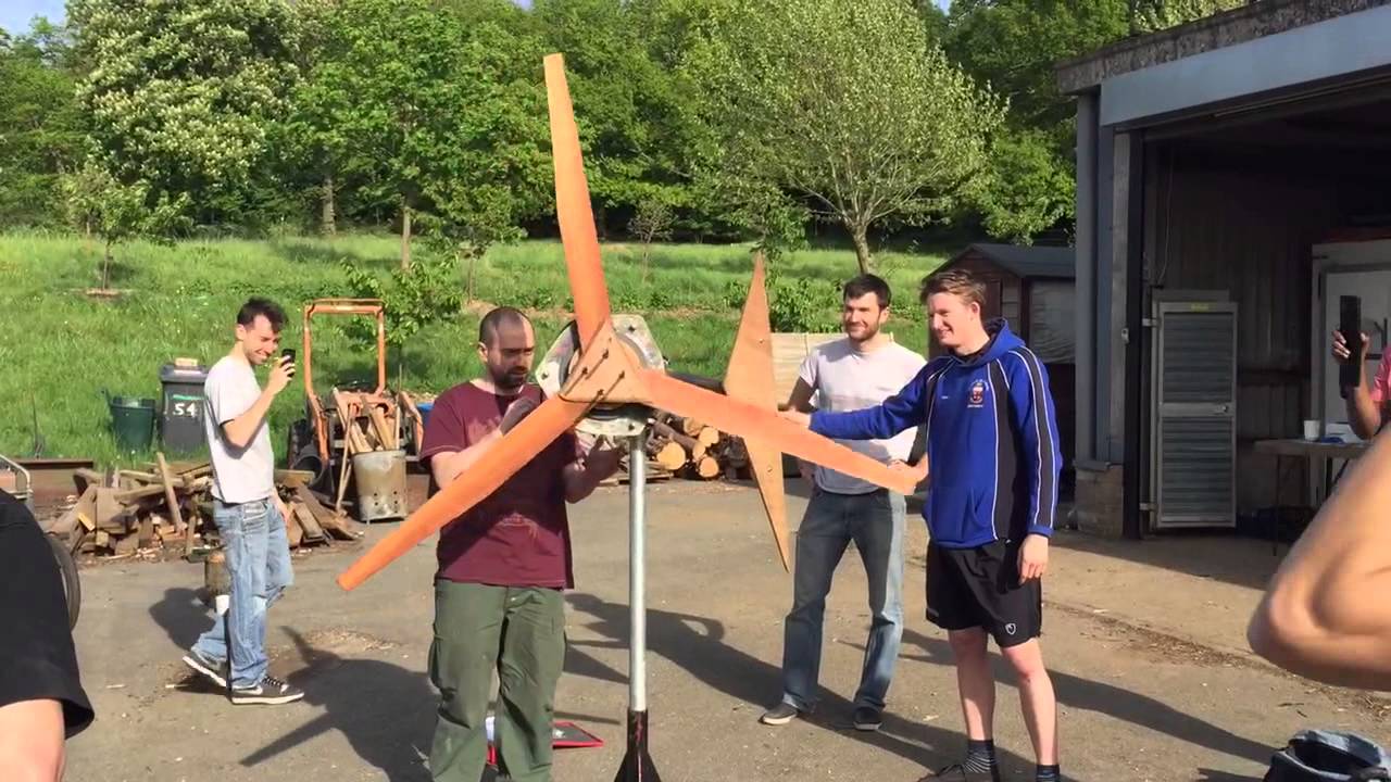 Hugh Piggott 1.8m wind turbine (1kW) - YouTube
