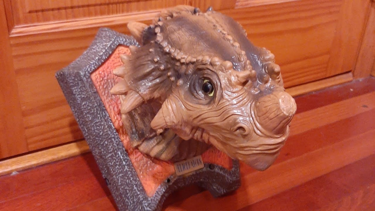 TRICERATOPS Singing Dinosaur Head - YouTube