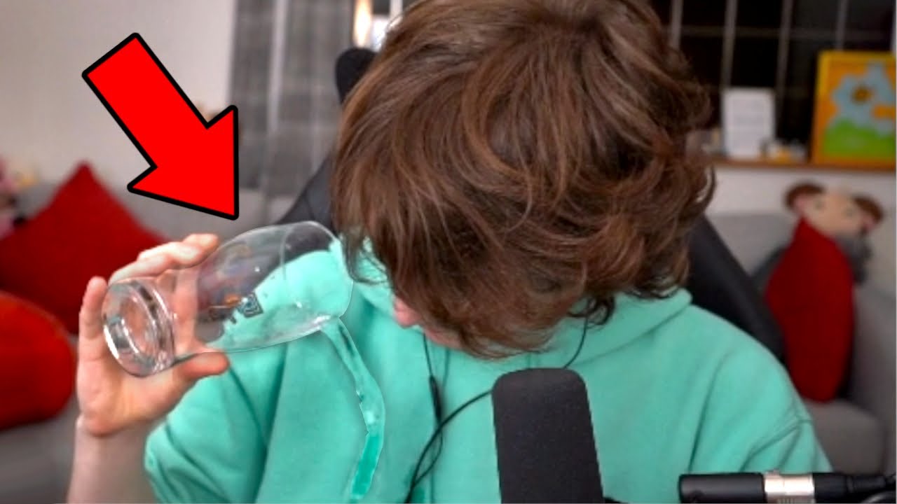 Tubbo Gets Drunk Then Spills Drink on Himself! - YouTube