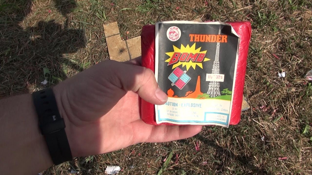 THUNDERBOMB LARGE FIRECRACKERS - TIGERHEAD BRAND - DOT CLASS C - YouTube