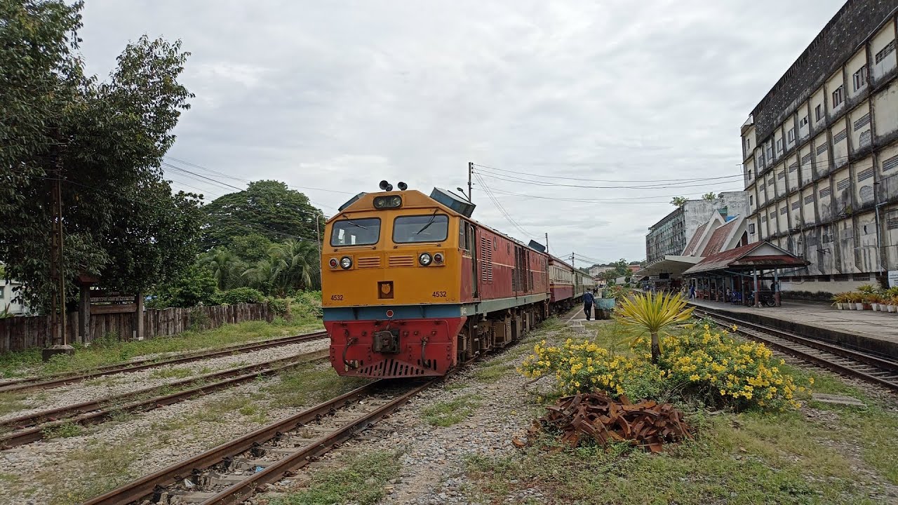 #มาชมขบวน455นครศรีฯ-ยะลา เตรียมพร้อมและออกจากสถานีต้นทาง - YouTube