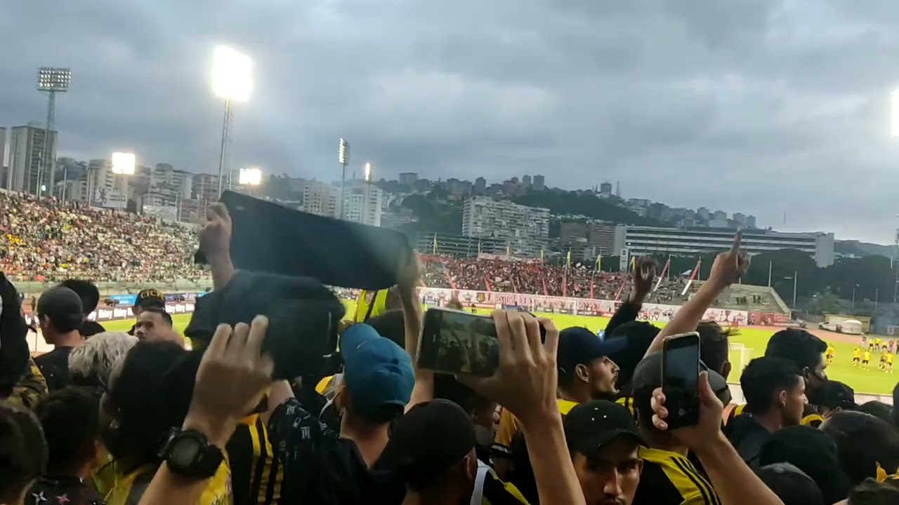 Avalancha Sur en Caracas | Táchira Campeón | 11-12-2021 - YouTube