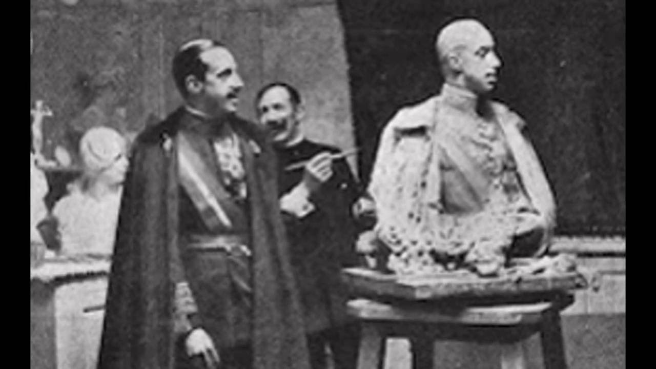 La capa española. Traditional Spanish capes - YouTube