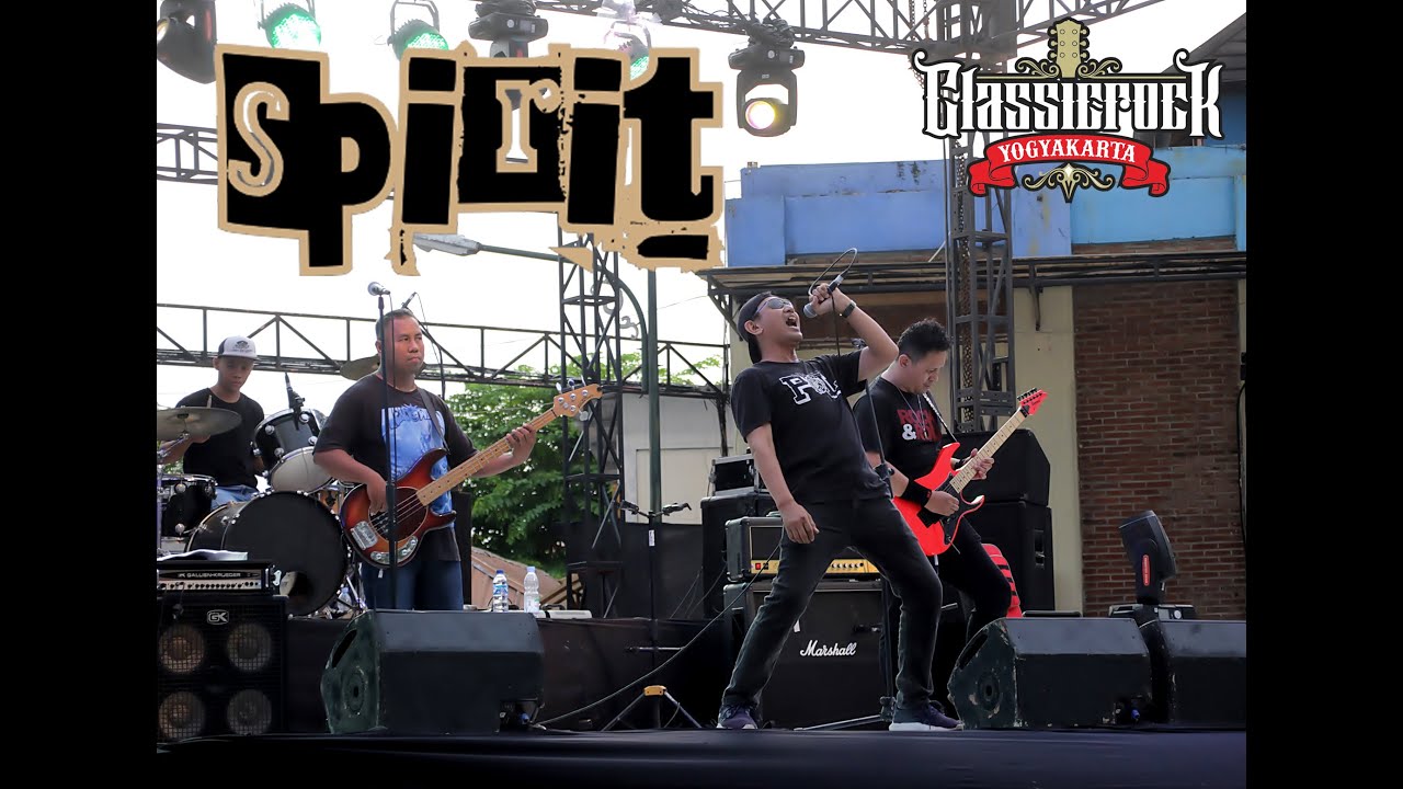 Penampilan SPIRIT BAND di acara NOVEMBER GAIN, XT SQUARE. Sabtu 11 ...