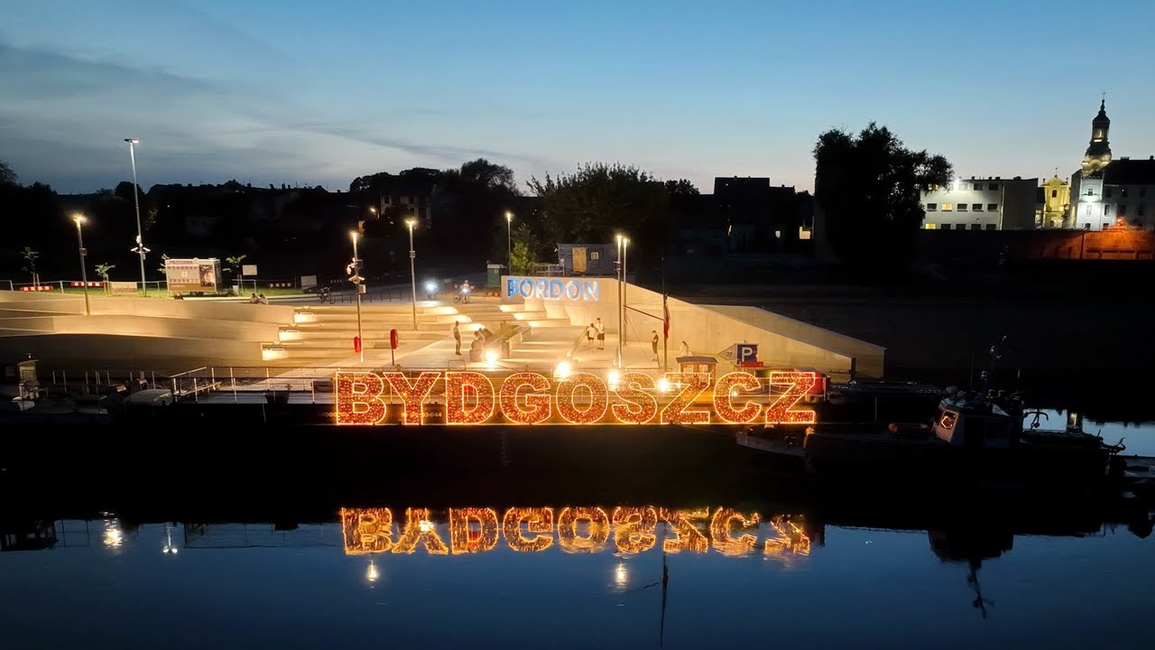 #Bydgoszcz - Barka Lemara zacumowała w Starym Fordonie |4K| - YouTube