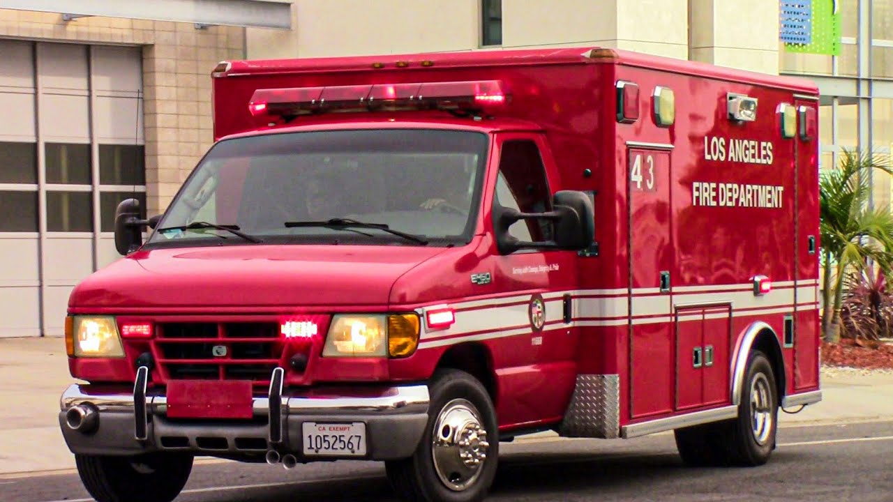 LAFD Engine 43 & Rescue 43 (reserve) Responding - YouTube