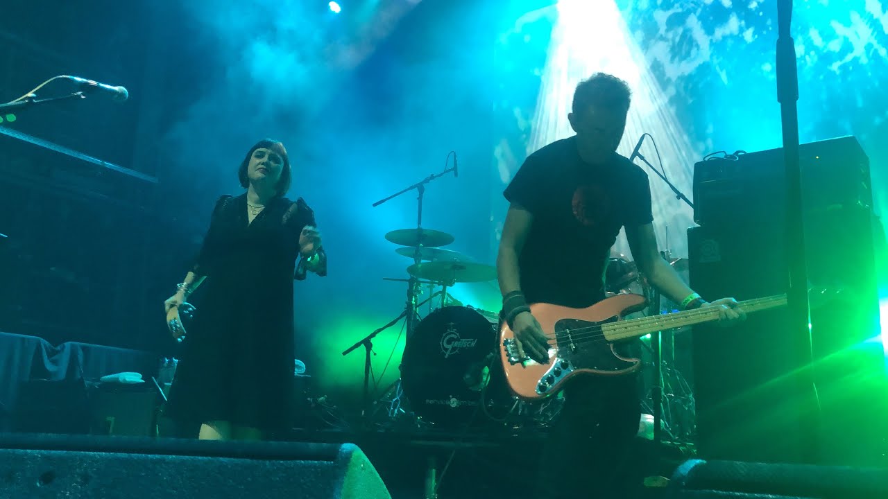 slowdive - alison @ synästhesie berlin 19-11-2022 - YouTube