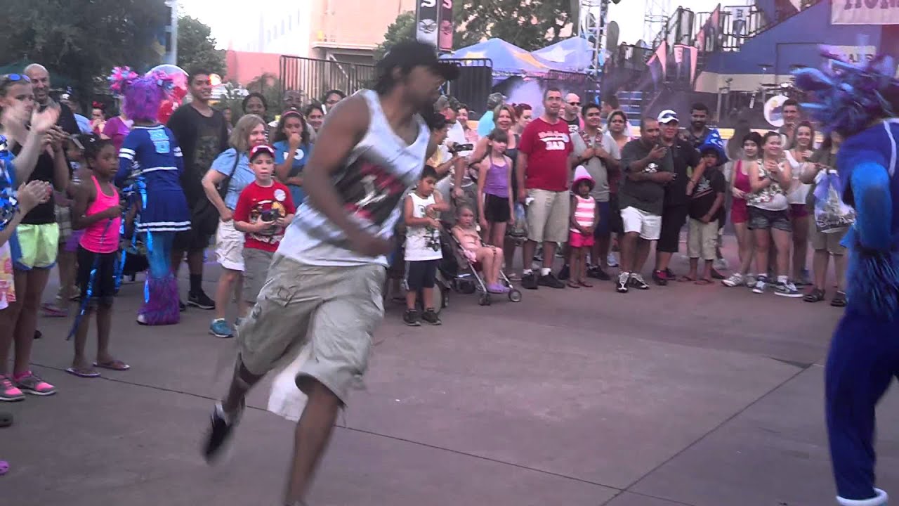 Break dancing at disney - YouTube