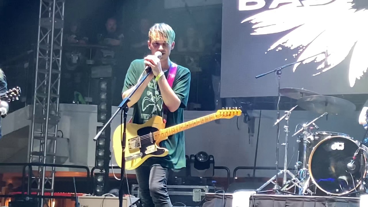 “Promise Me” - Badflower - Shiprocked 2020 - YouTube