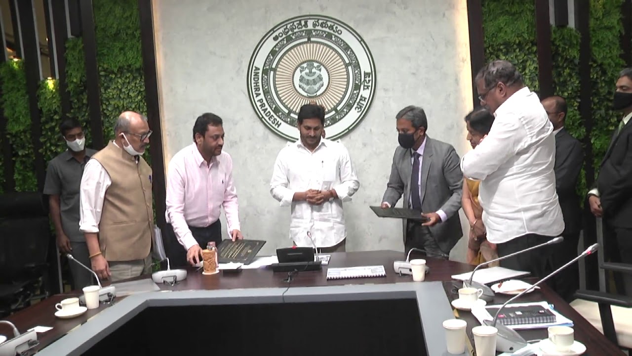 AP CM YS Jagan signs MOU with Cambridge over training lecturers ...
