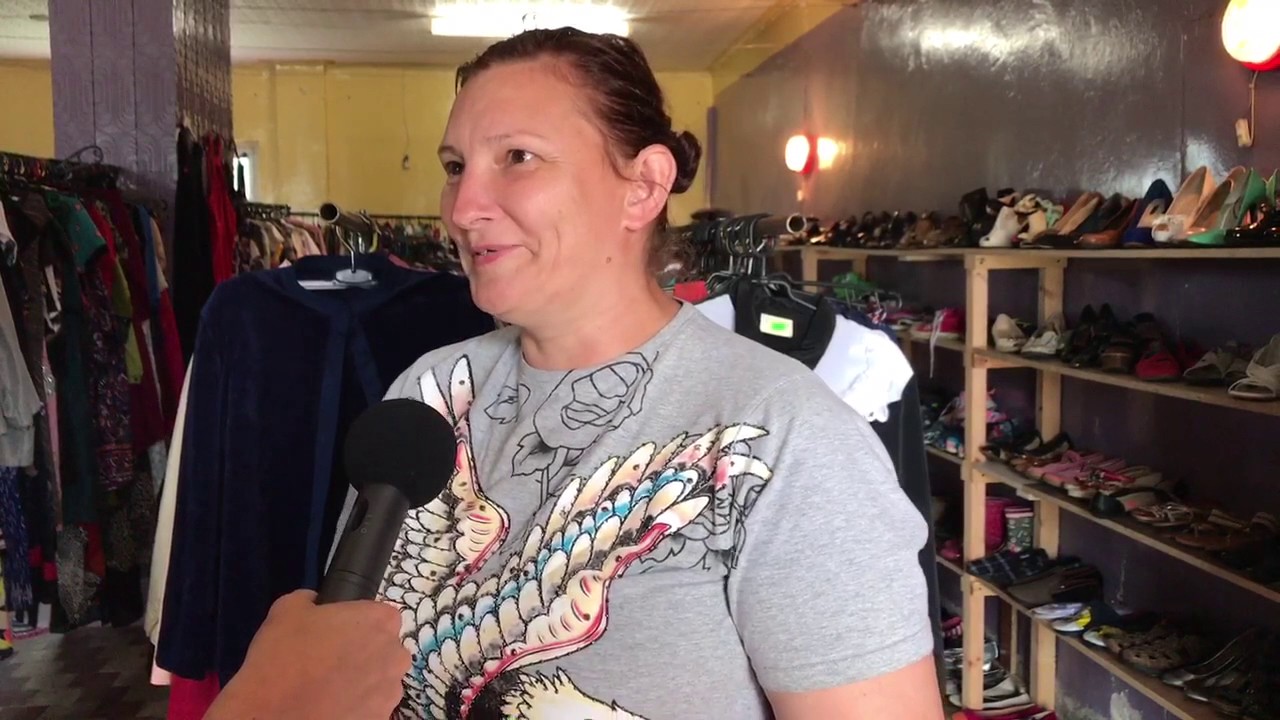 Dėvėtų drabužių pardavėja Obeliuose Aleksandra Krasnova. LRT radijas ...