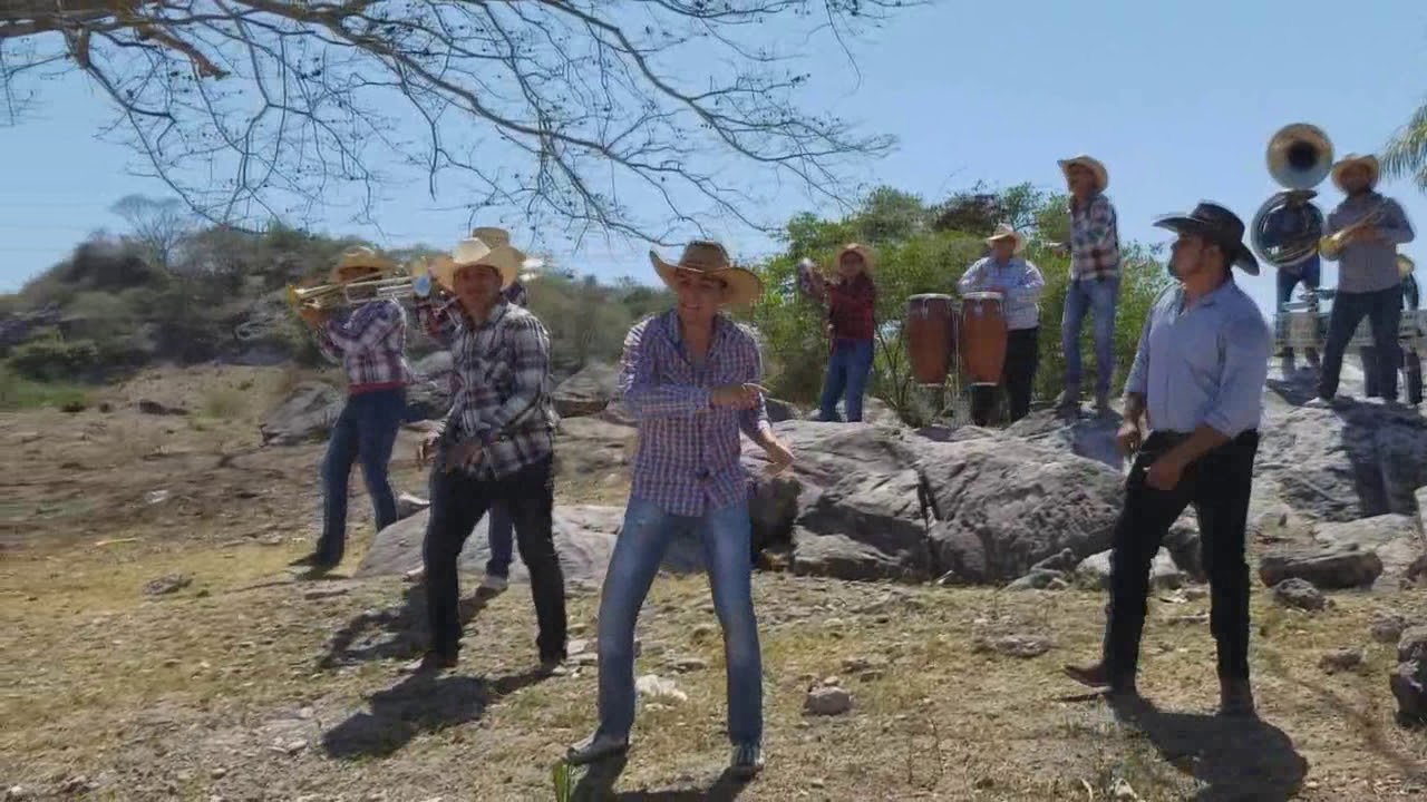 Gallina Abada Banda RG La Pura Cajeta - YouTube
