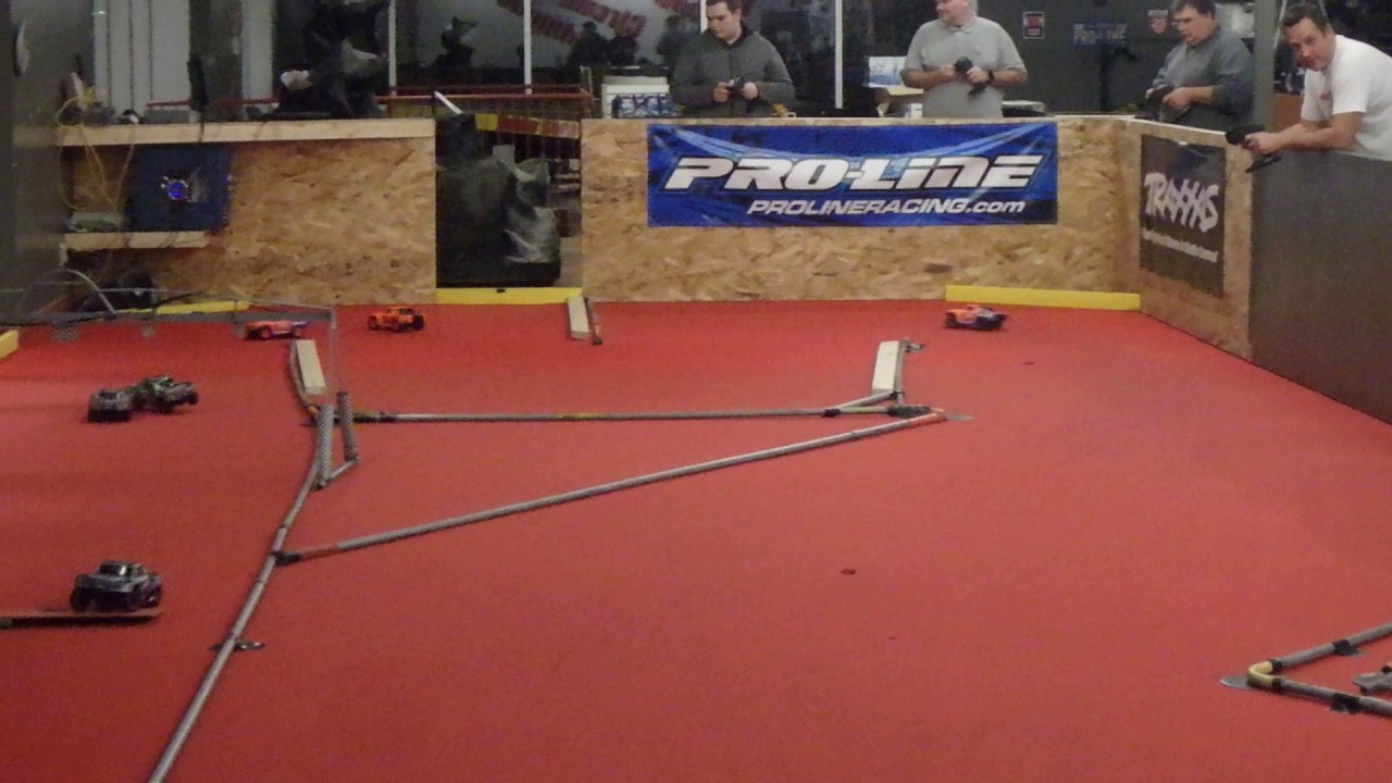 Indoor RC racing in Montreal at Metro Raceway & Hobby Shop - YouTube