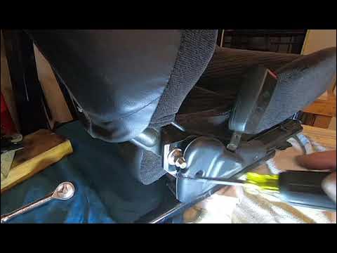 cb7 prelude seat bracket - YouTube