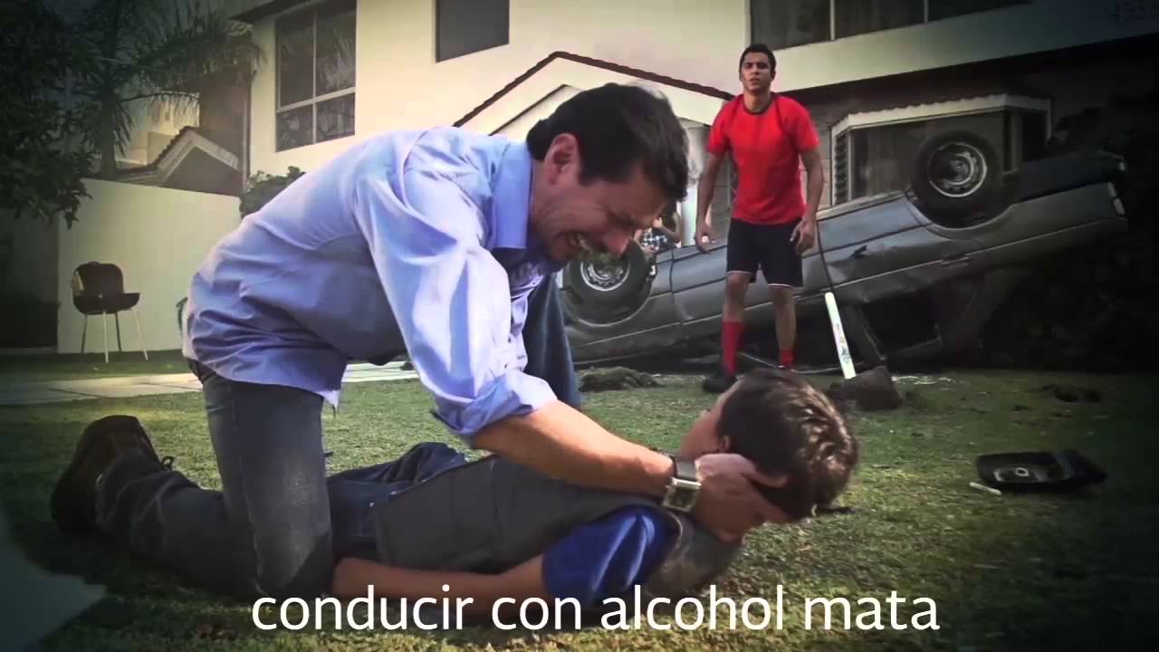 Conducir con alcohol mata - YouTube