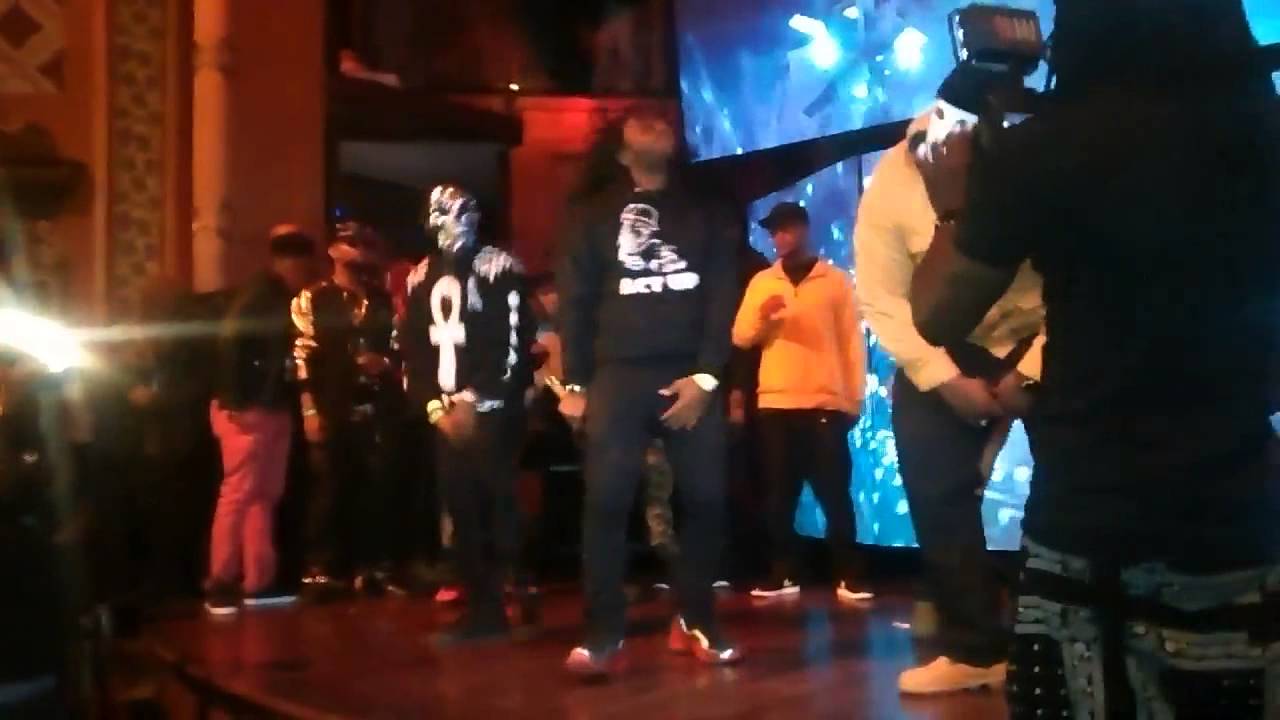 KING JAMES Opera Night Club - YouTube