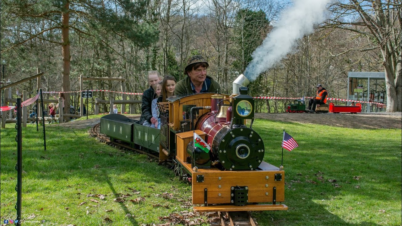 Miniature steam train running. - YouTube