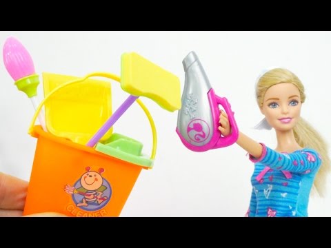 Barbie temizlik yapıyor! Oyuncak temizlik seti!