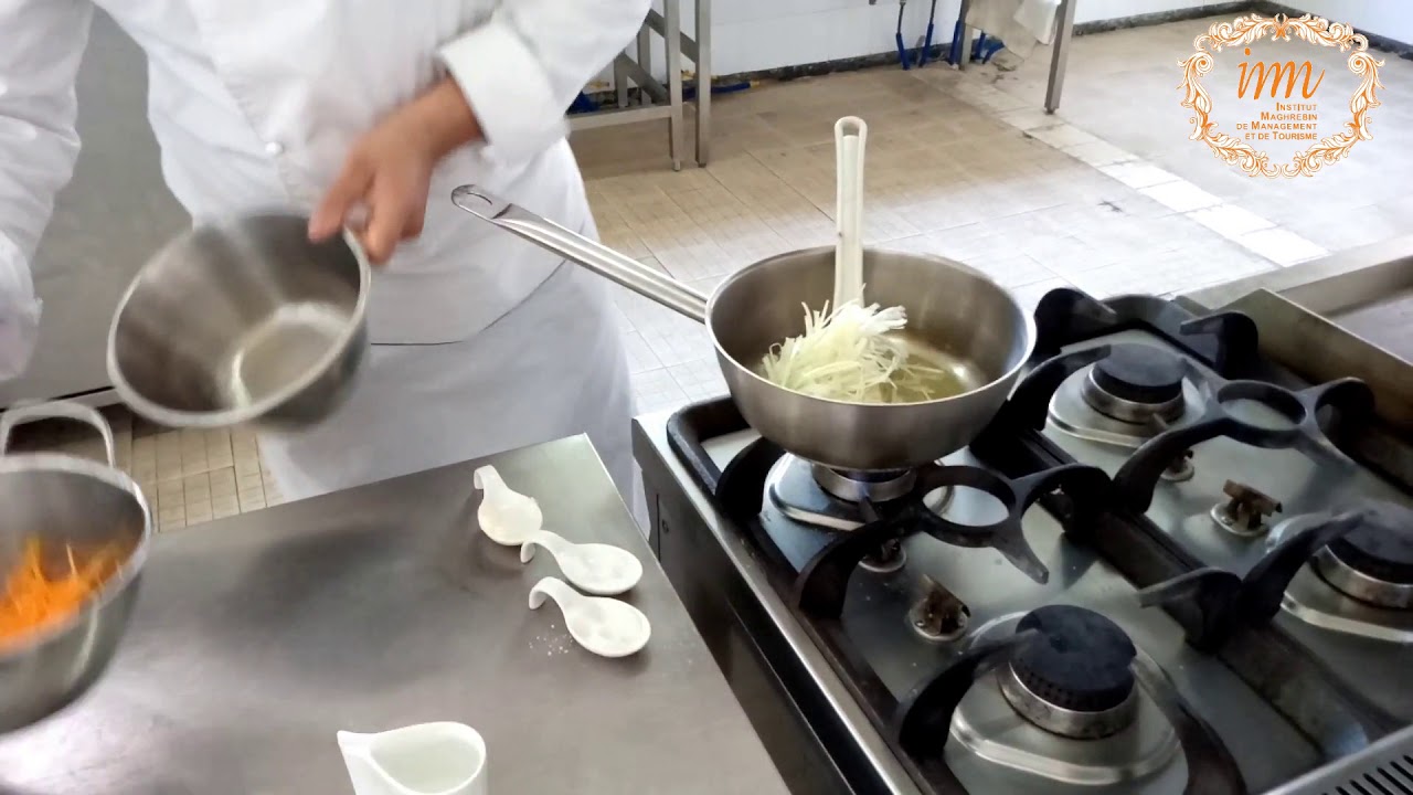 Étuver des légumes - imm - YouTube