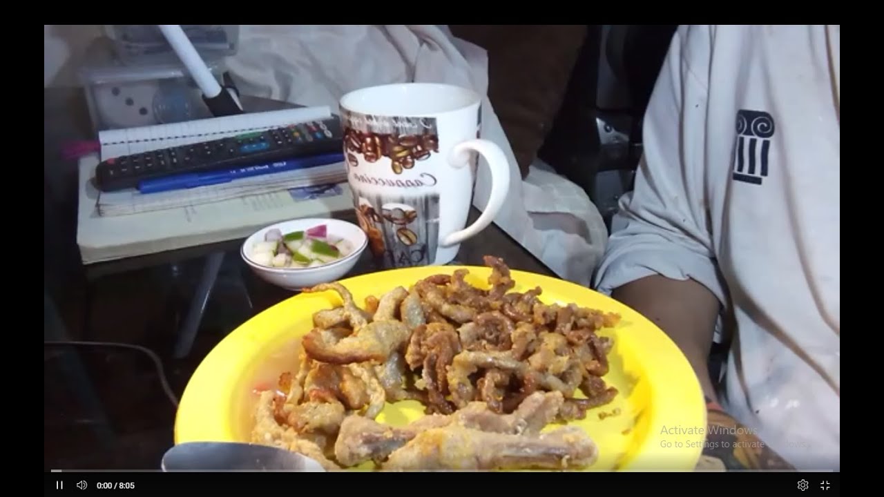DELICIOUS CRISPY CHICKEN FEET AND INTESTINE PLUS TEMPURA #streetfood # ...