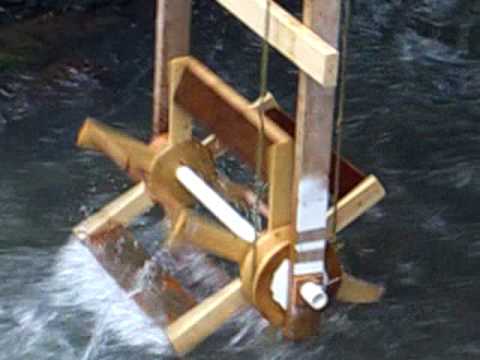 Paddle wheel prototype 2 - YouTube