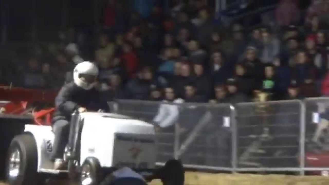 MINION !!2014!! Tractor Pulling - YouTube