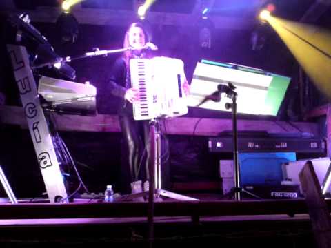 lucia y su acordeon ponte 24 agosto 2013 - YouTube