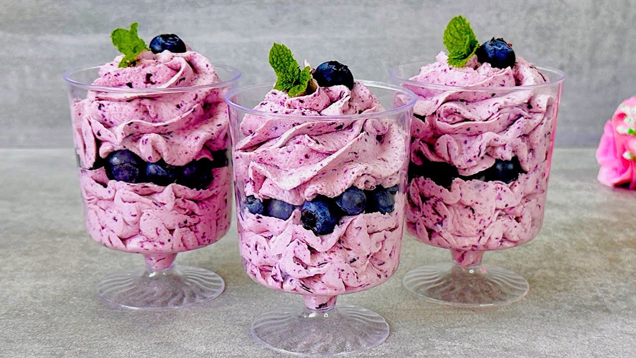 Blueberry and white chocolate mousse recipe. Only 3 ingredients! Easy ...