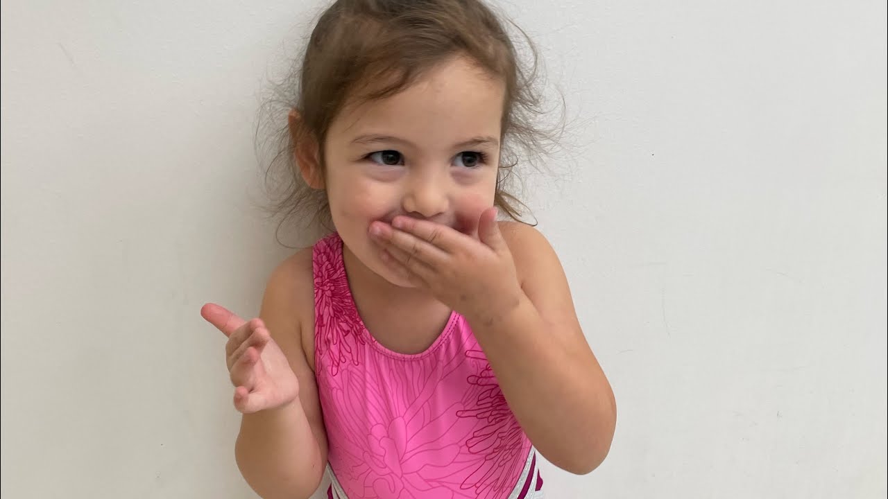 kaisley’s first gymnastics class - YouTube