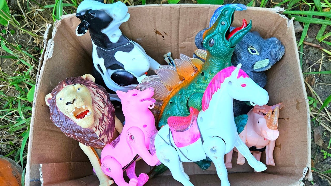 Menemukan Mainan Hidup Kuda Stegosaurus Badak Singa Gajah Sapi Zebra ...