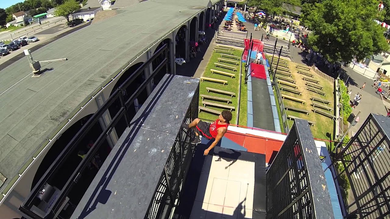 Tramp Wall Dominic Barge 2015 - YouTube