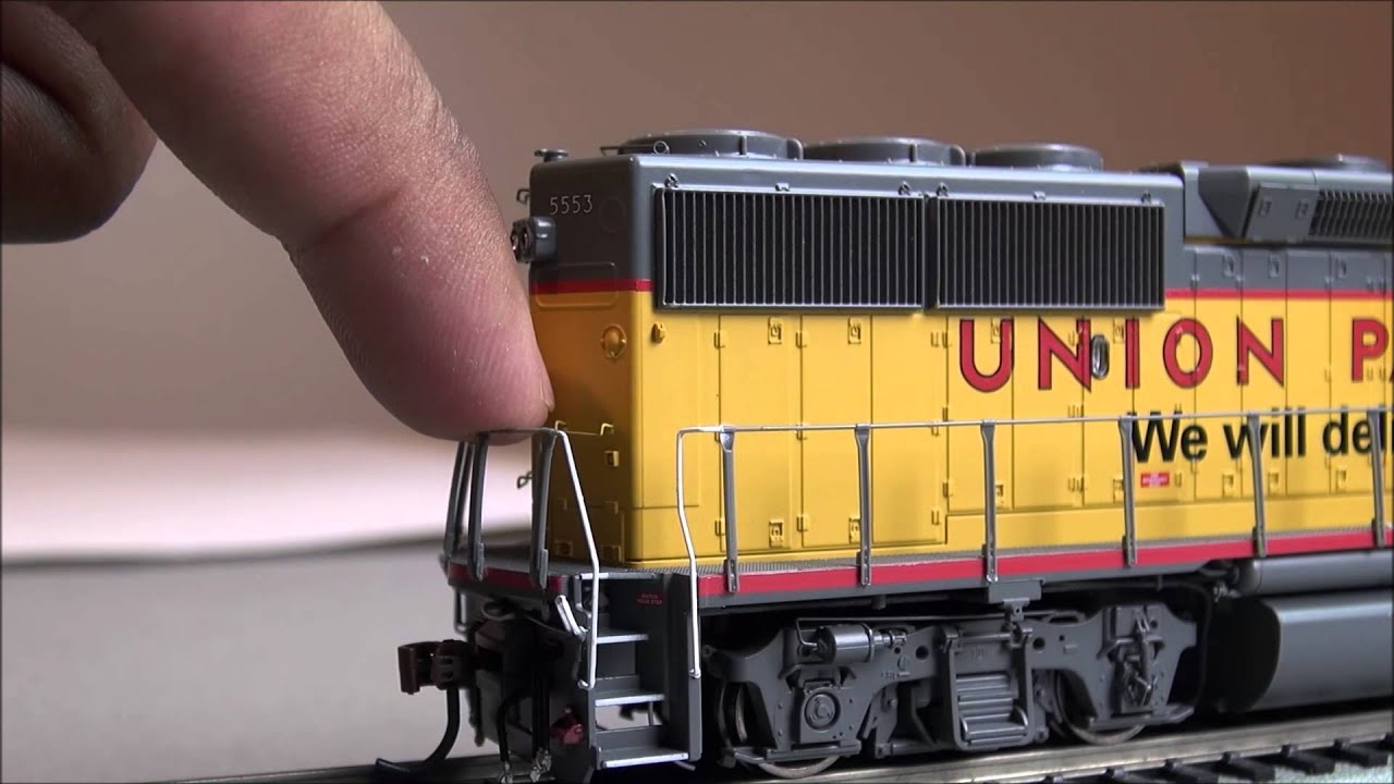 Review: Athearn Genesis GP50 Phase 1 - YouTube
