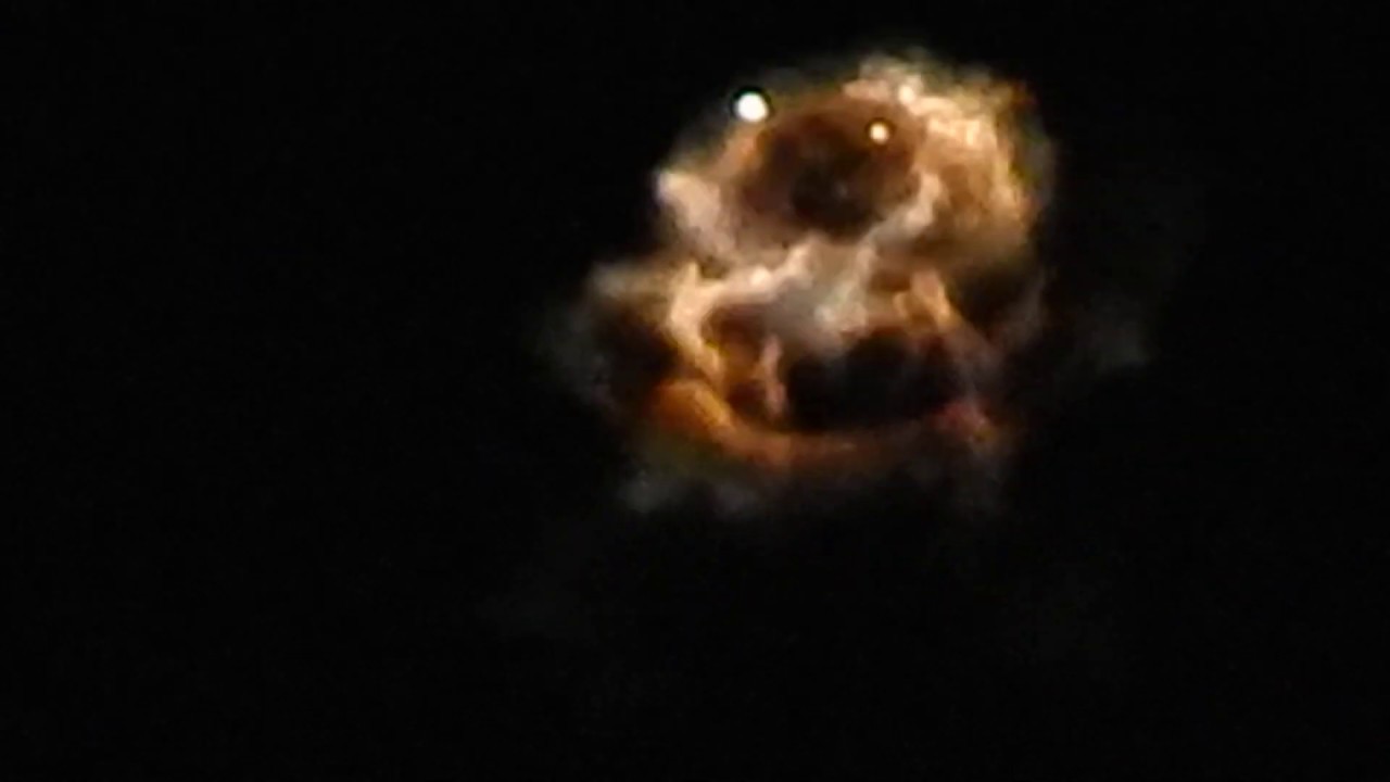 Rocket hits dome @1:35 second stage @2:20 PLASMA LIGHT? @4:15 & 4:49 ...