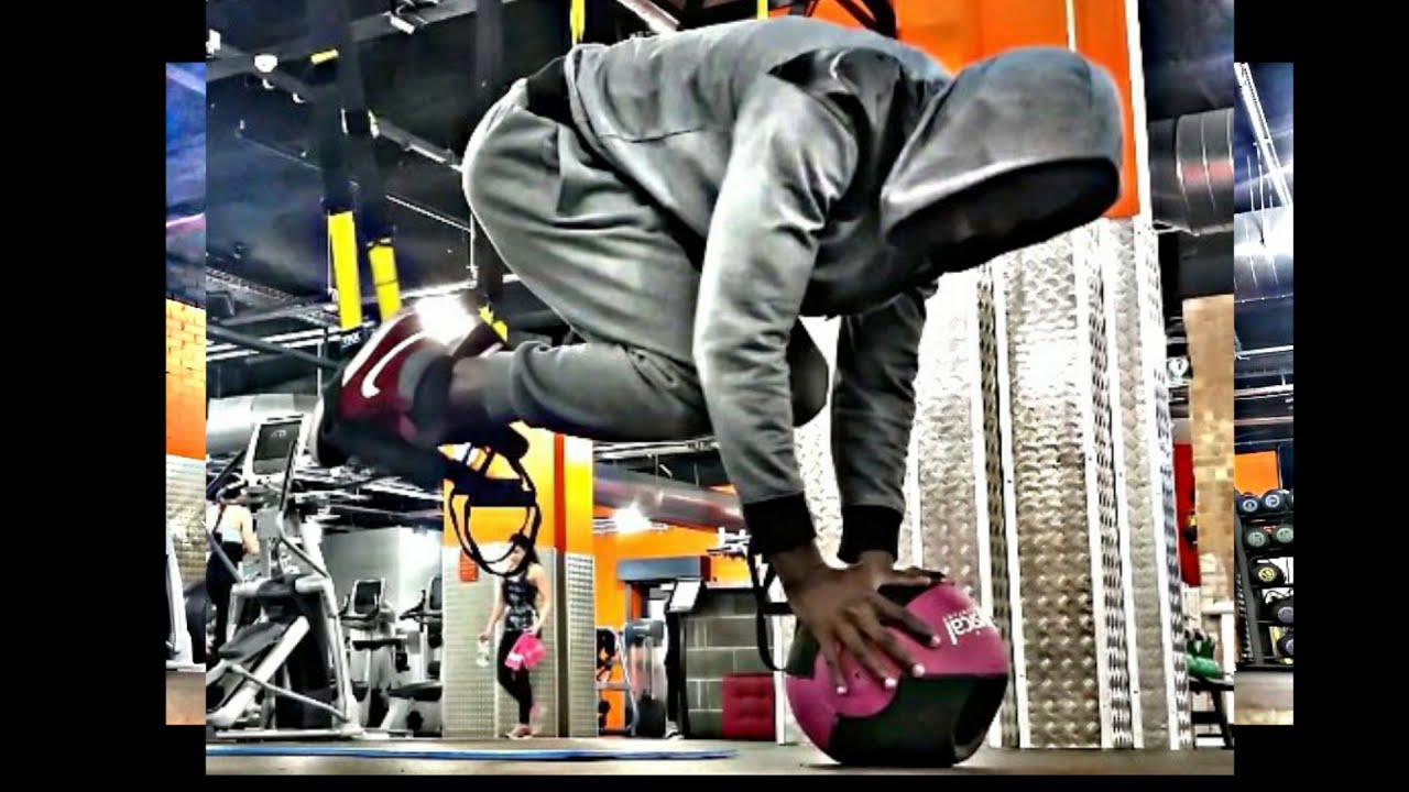 Abs workout with TRX and medicine ball - YouTube