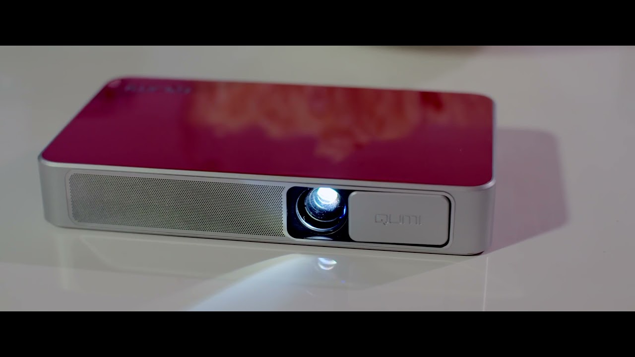Qumi Q3 Pocket Projector with Battery - YouTube