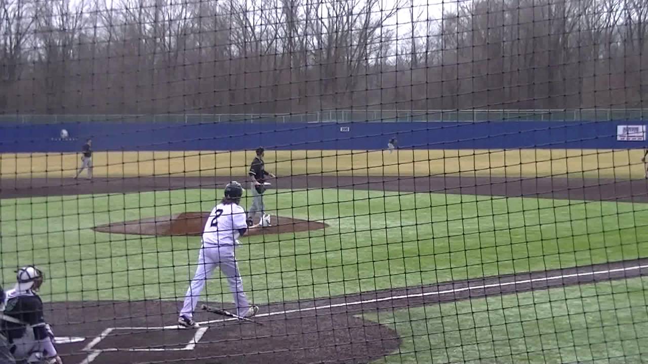 Mark DeYoung (Judson University) hits a home run - YouTube