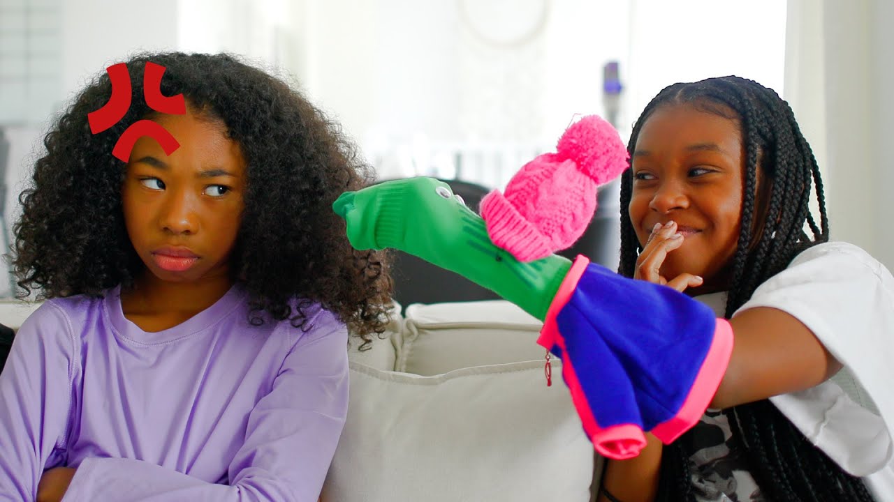 Sock Puppet Therapy | Sekora & Sefari Play skit - YouTube
