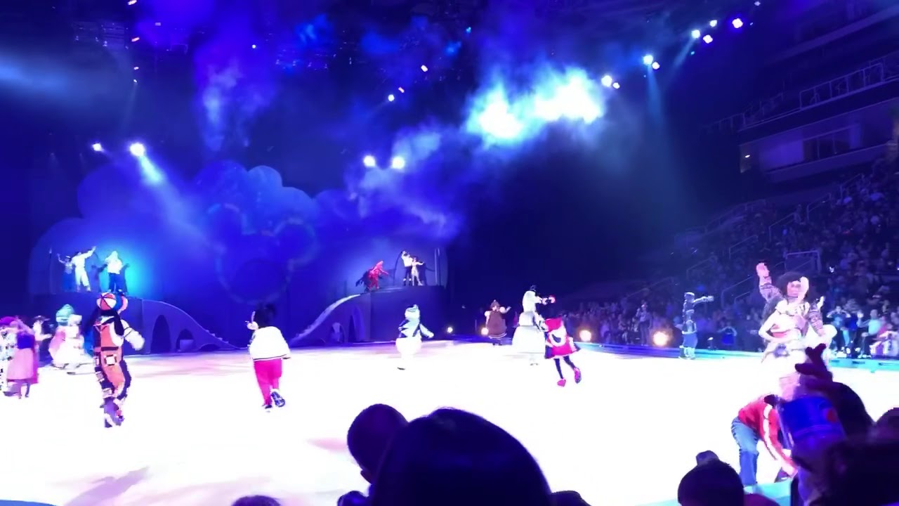 Disney Characters Disney on Ice - YouTube
