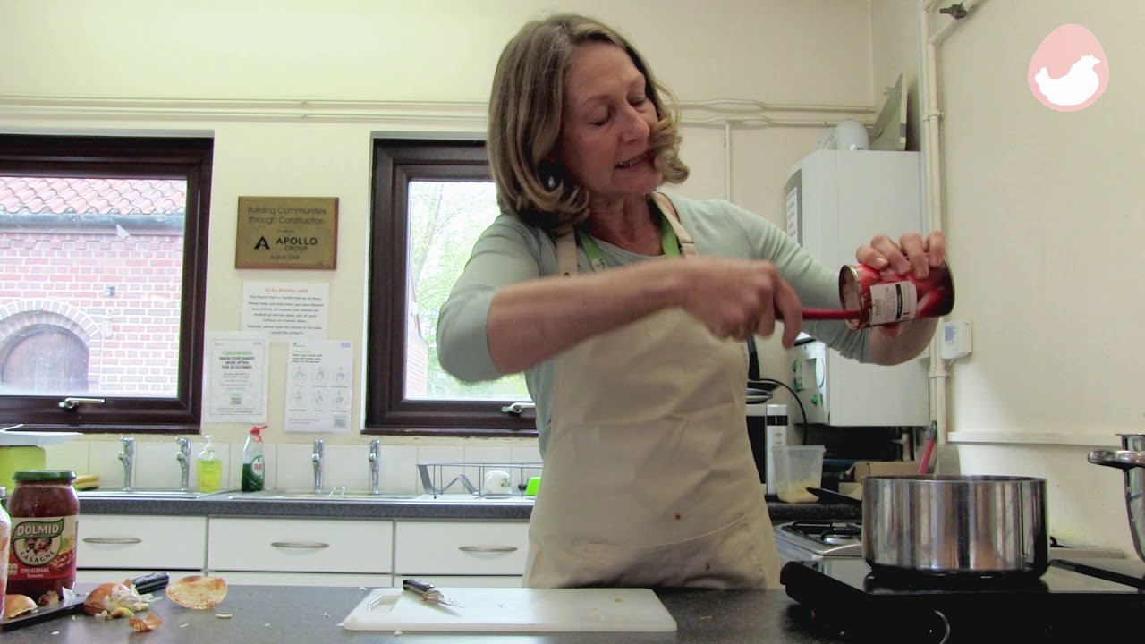 Red Hen Club Cook Tomato Sauce - YouTube