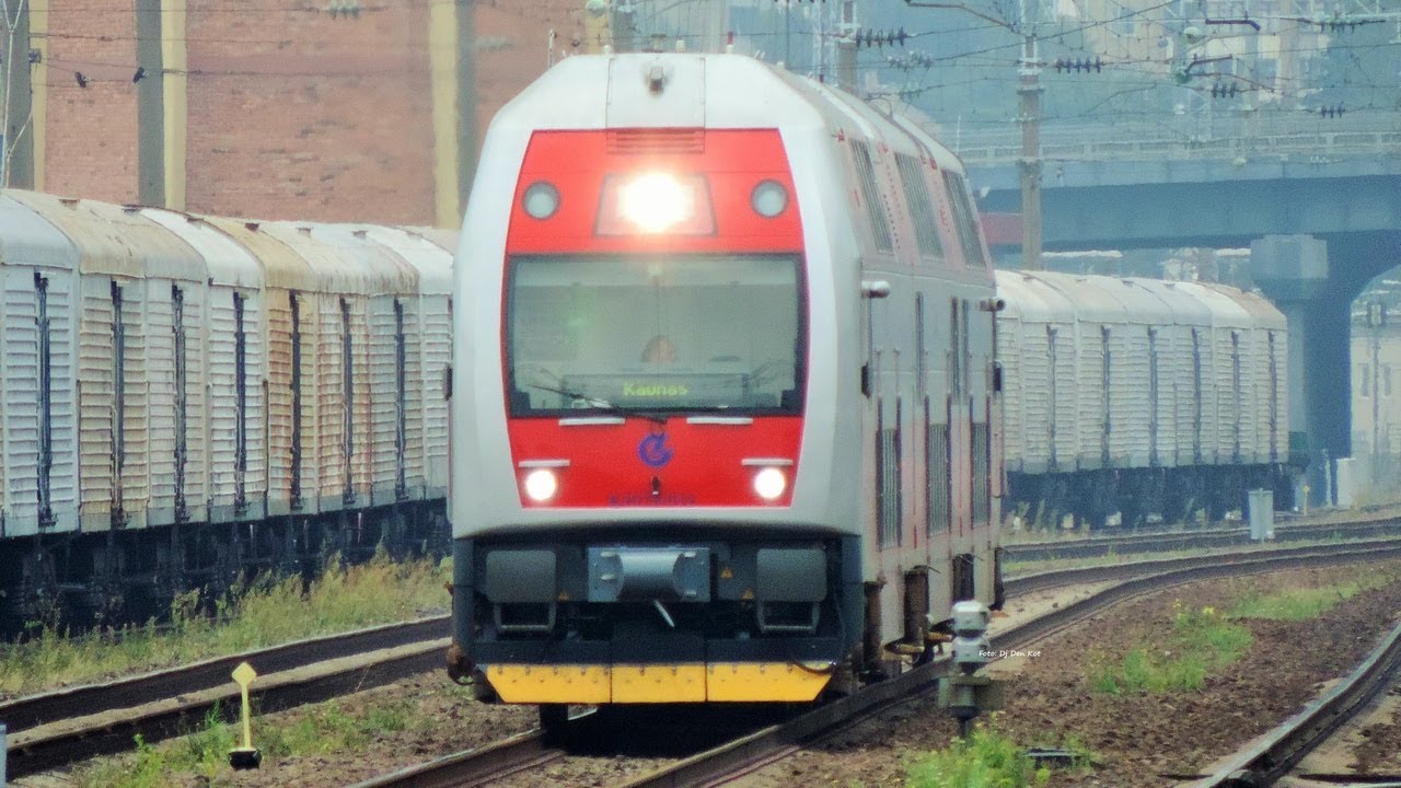 Vilnius train Double deck SKODA EMU EJ575 - YouTube