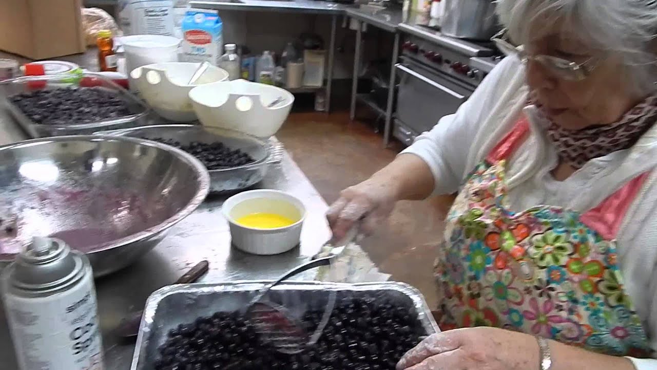 Duwamish Foods - Salmon Soup and Berry Cobbler - YouTube