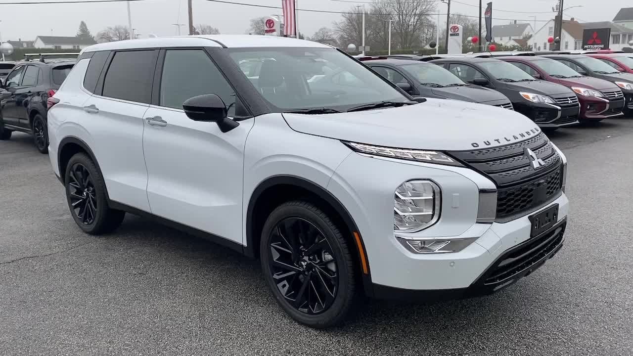 2024 Mitsubishi Outlander SE Black Edition w/Pano Roof MA Fall River ...