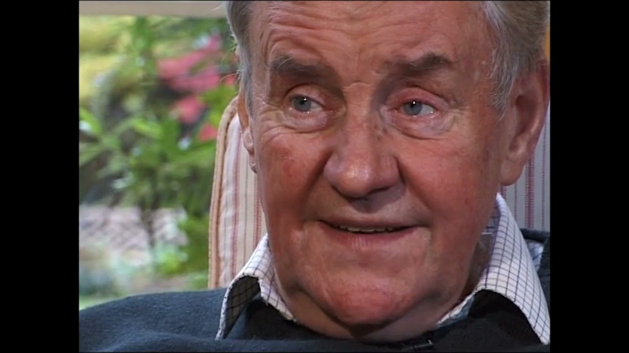 Richard Briers Interview 2002 - YouTube