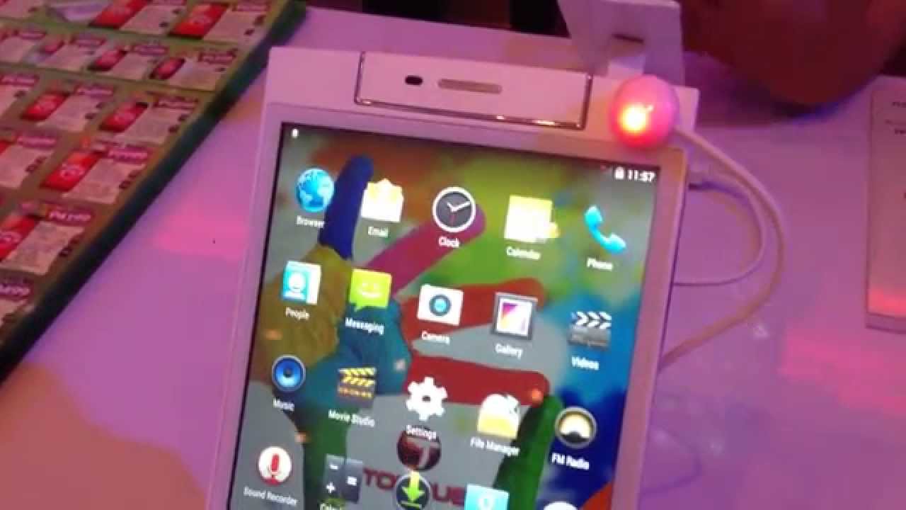 Hands-on: Torque DROIDZ with rotating cameras - YouTube