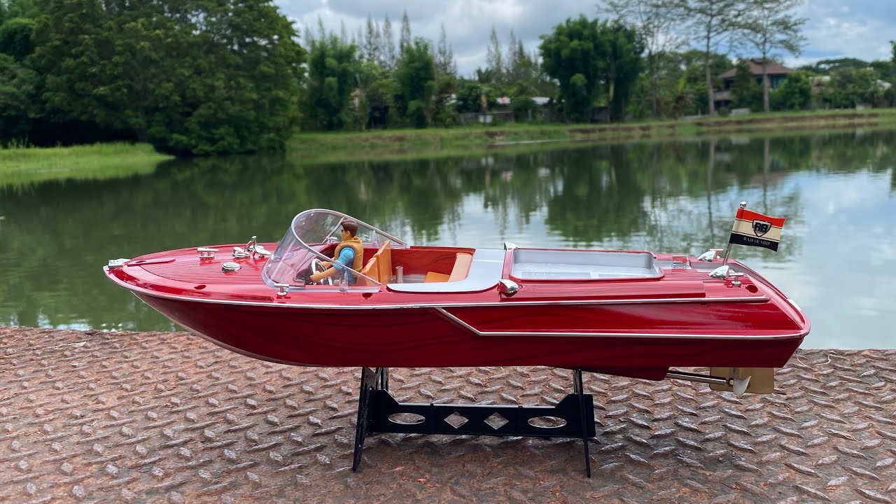 Huiqi SK1 modified with rudder and esc 1060 - YouTube