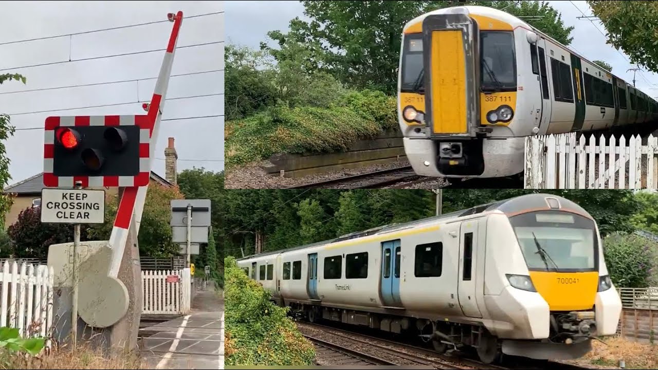 (Night mode) Harston Level Crossing (Cambridgeshire) (04.07.2020) - YouTube